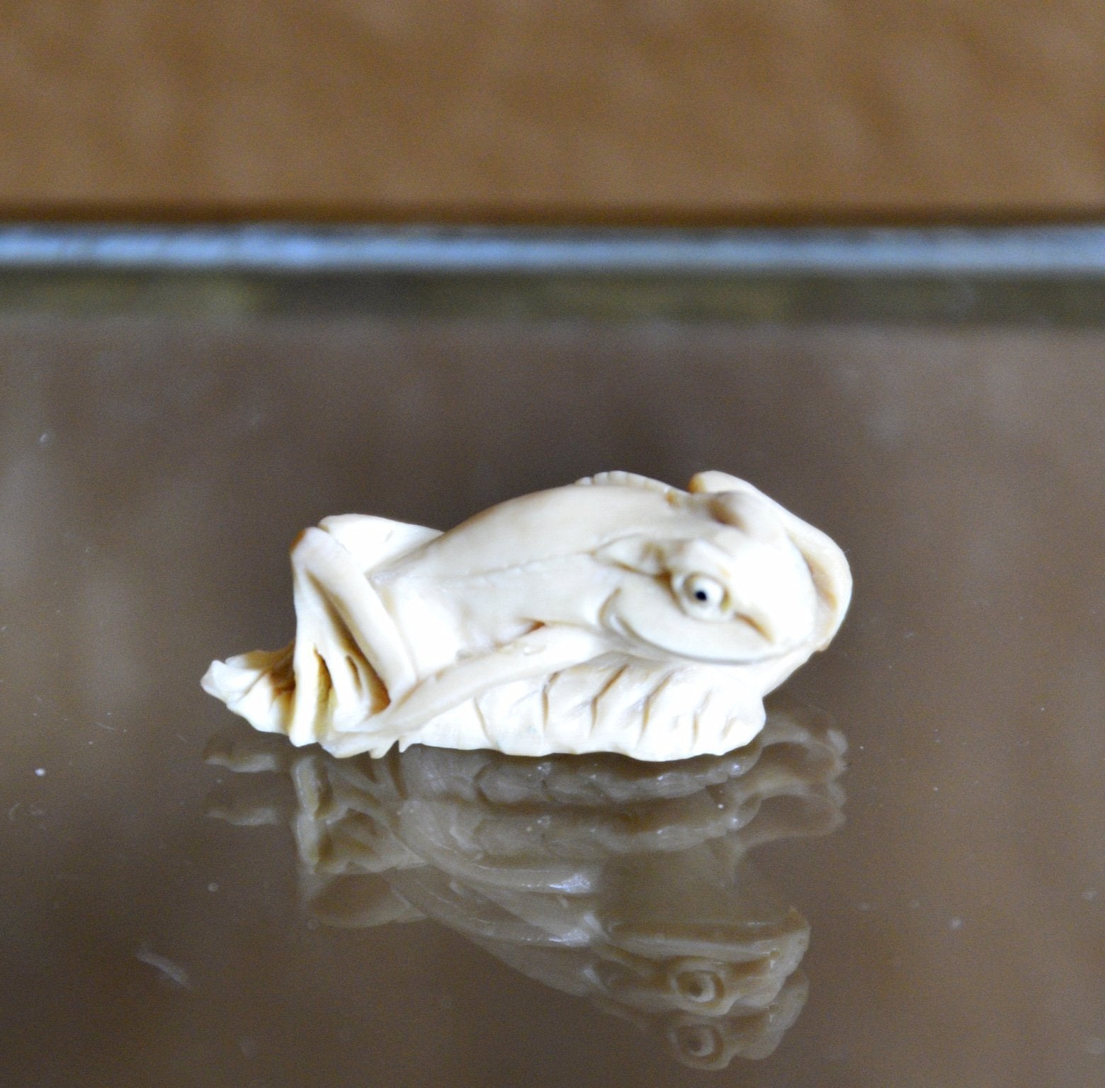 My Reflection Frog Carving - Dakota Nature LLC